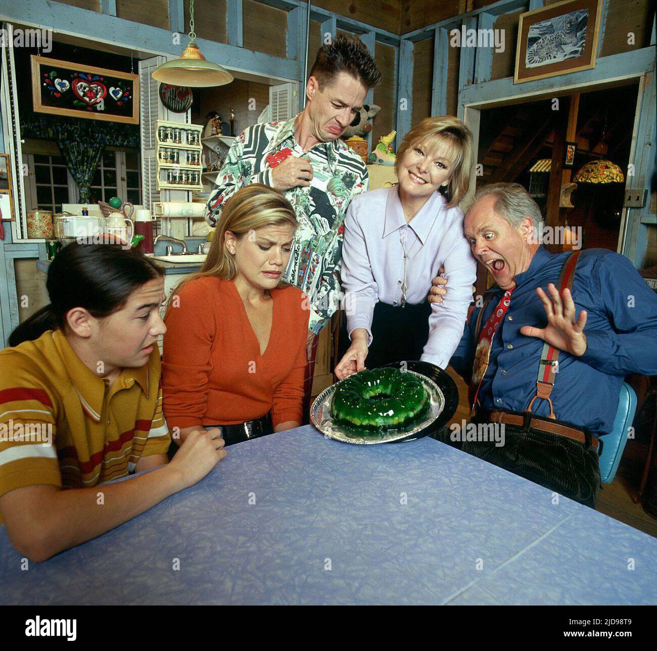 GORDON-LEVITT,JOHNSTON,STEWART,CURTIN,LITHGOW, 3RD ROCK FROM THE SUN ...