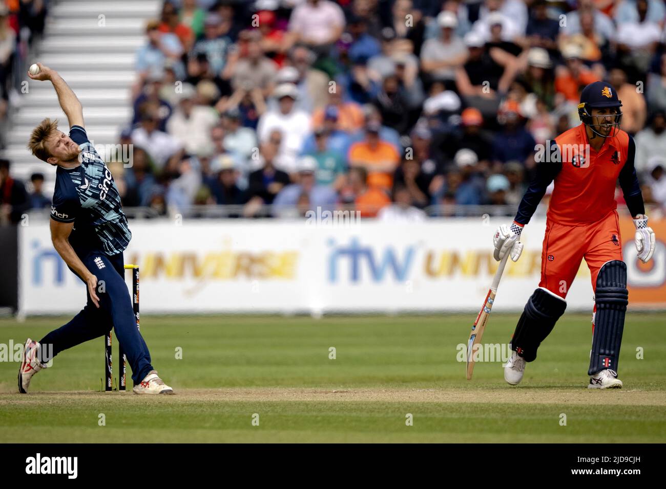 AMSTELVEEN - David Willey of England in action against the Netherlands ...