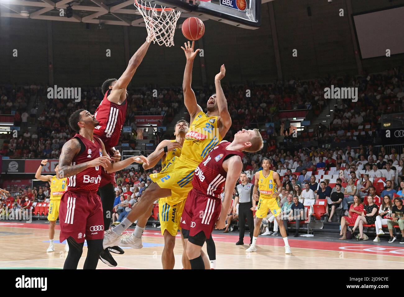 From right: Ognjen JARAMAZ (FCB), Johannes THIEMANN (Berlin), Augustine ...