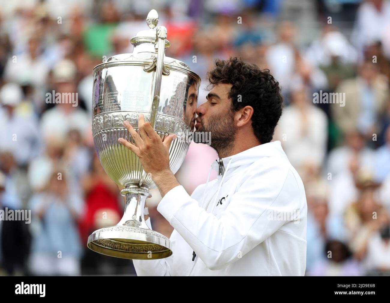 Matteo berrettini queen's club trophy hi-res stock photography and ...