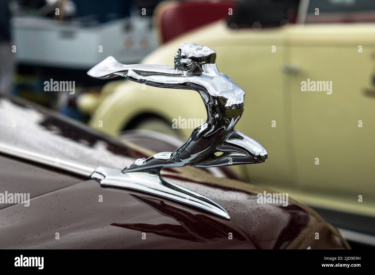 Buick bonnet mascot. Classic Cars On Lytham Green 2022 Stock Photo - Alamy