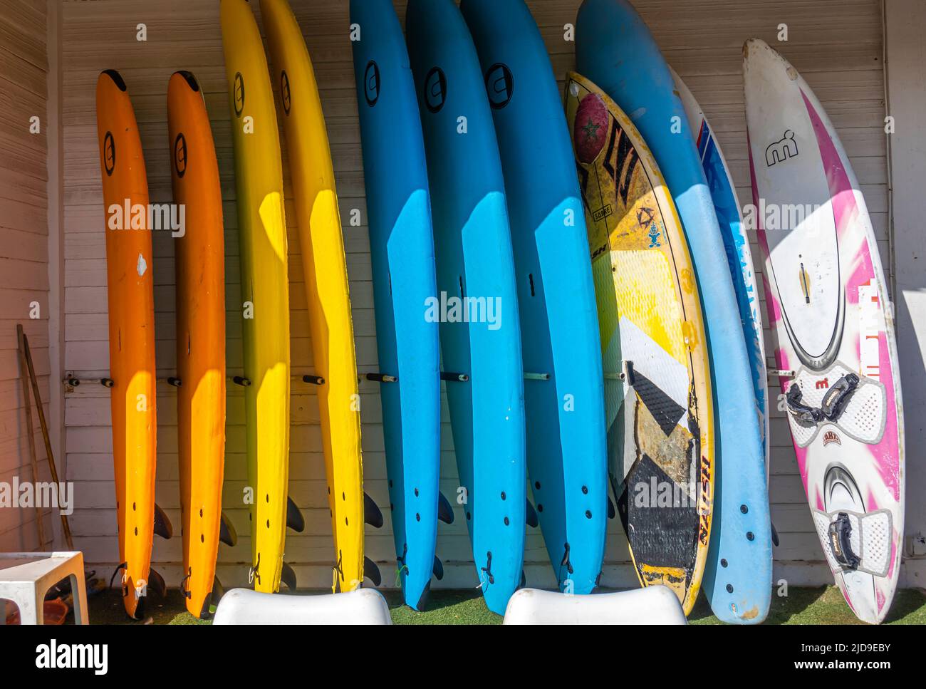 Colourful surf boards hi-res stock photography and images - Alamy