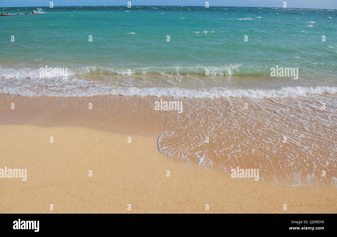 Calm sea beach background. Summer tropical beach with sand. Ocean water ...