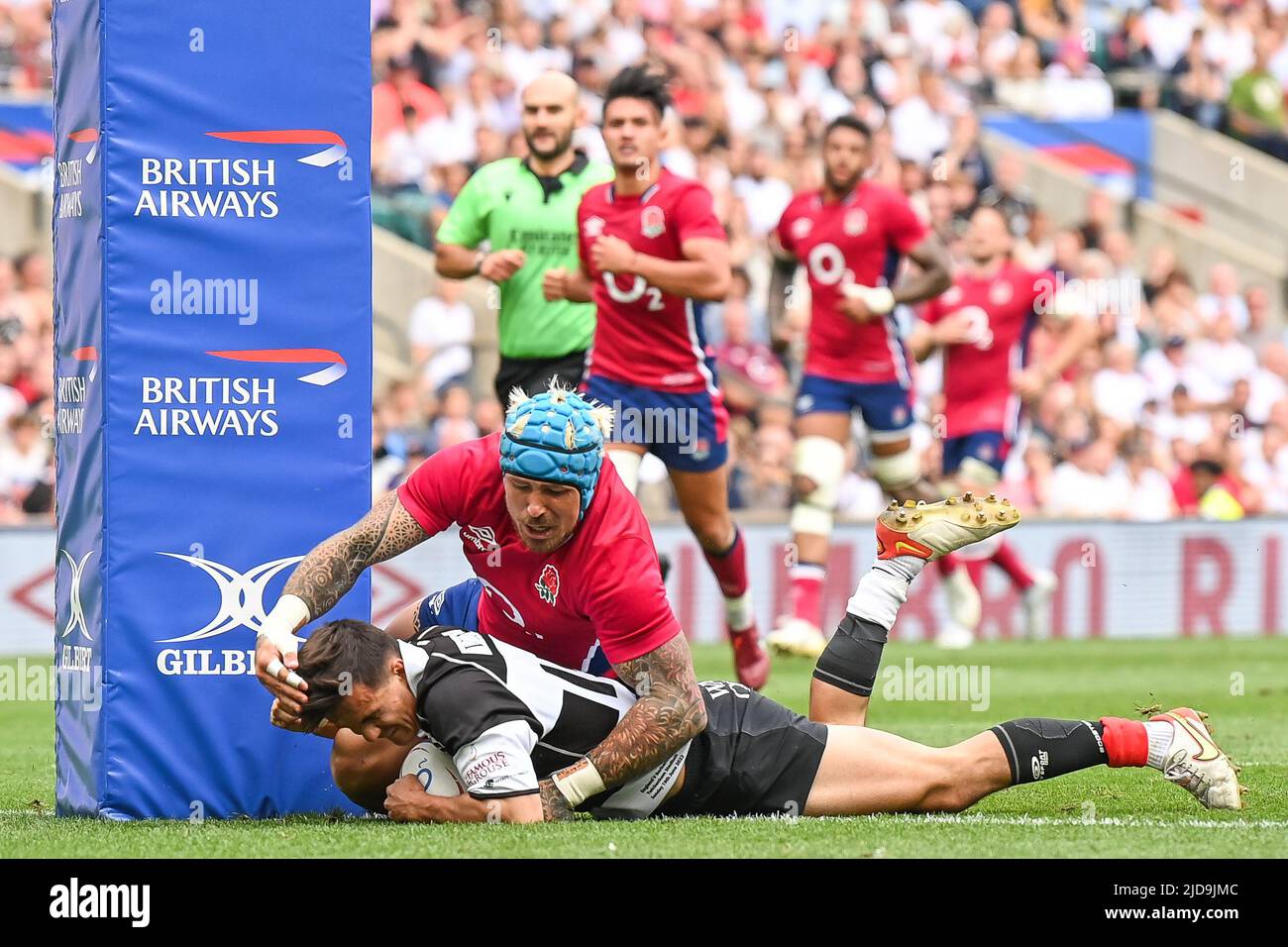 Max Spring of Barbarians goes over for a try Stock Photo - Alamy