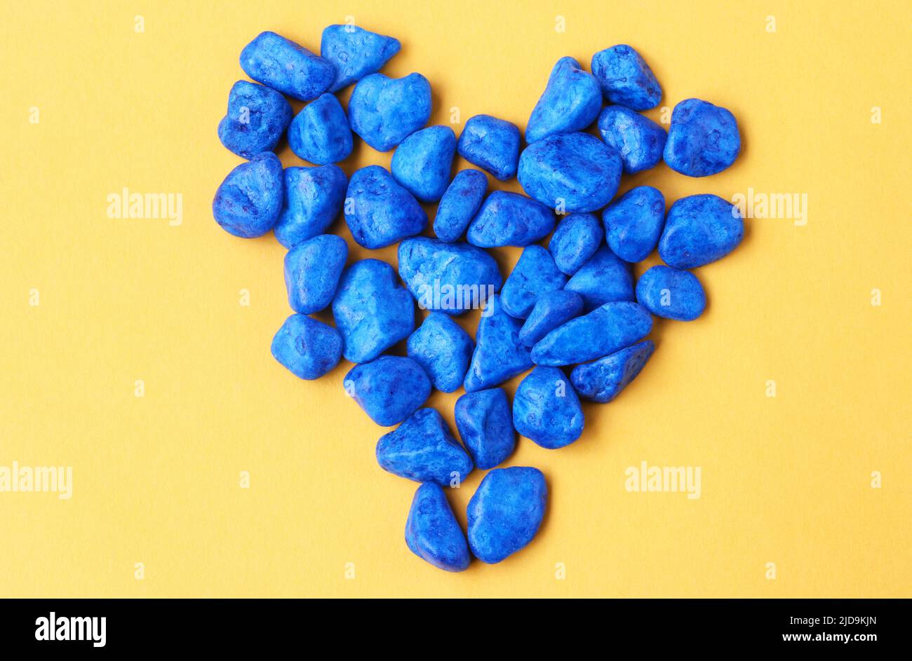 Pebbles in heart shape hi-res stock photography and images - Alamy