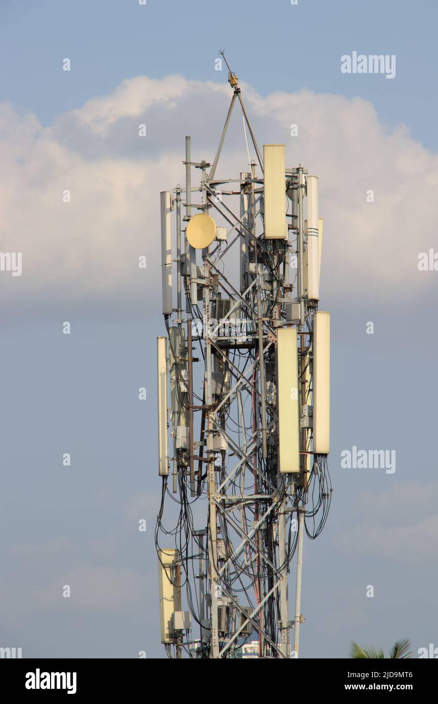 5g tower hi-res stock photography and images - Alamy