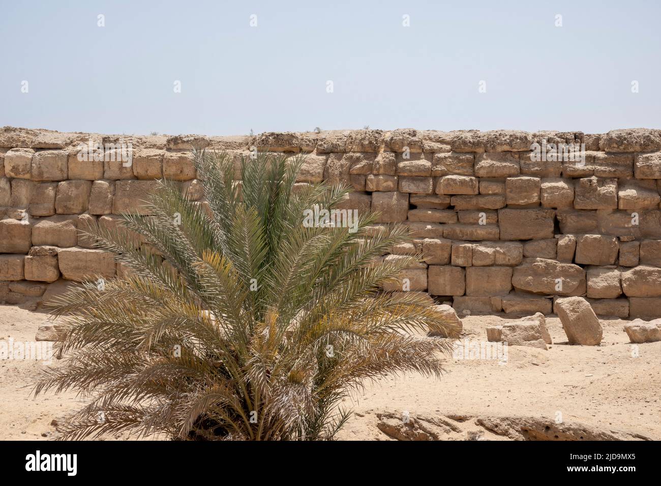 Wall of the Crow, Giza Pyramids and Sphinx, Cairo, Egypt Stock Photo ...