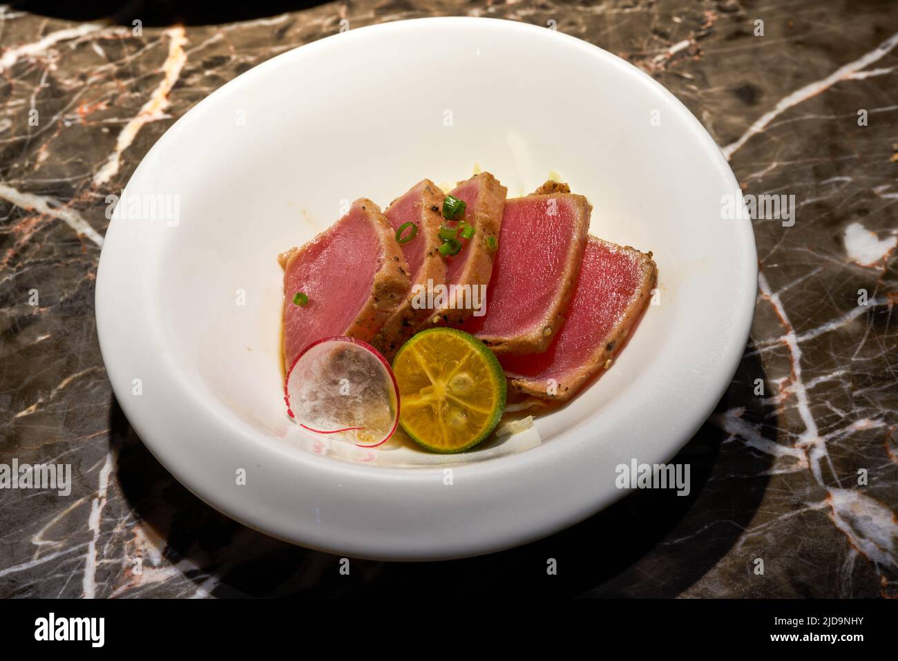 A delicious Japanese dish, seared tuna fillets Stock Photo - Alamy