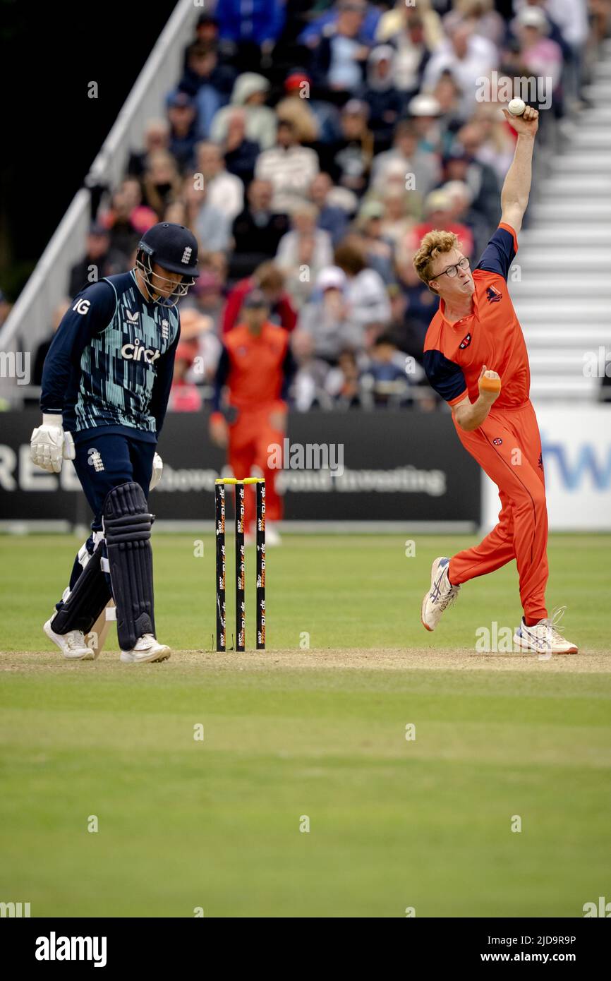 Cricketfans High Resolution Stock Photography and Images - Alamy