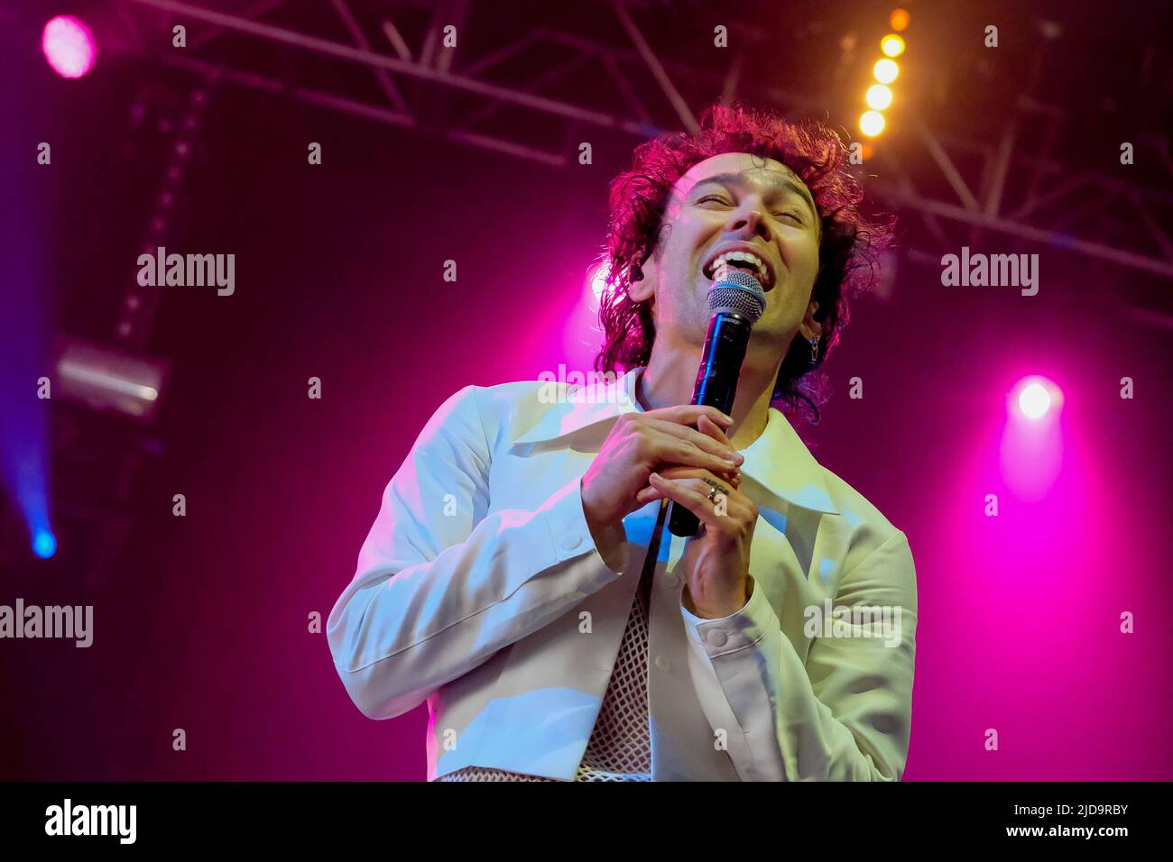 Pop singer songwriter model hi-res stock photography and images - Alamy