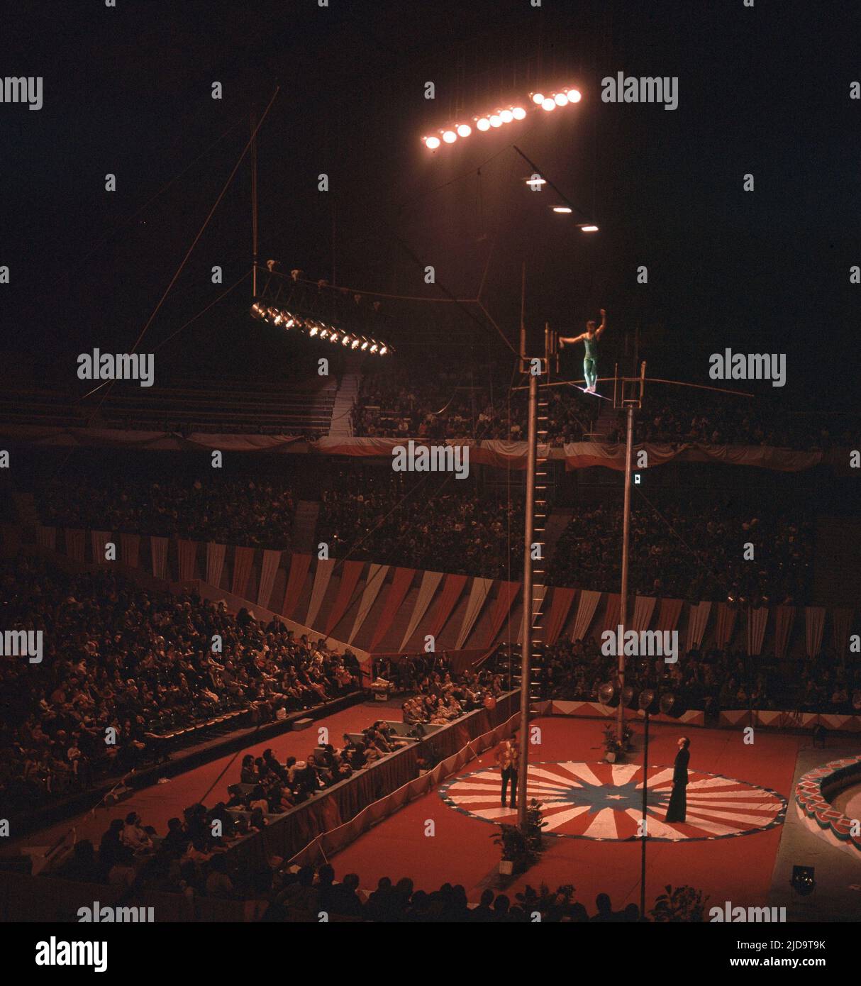 Trapecistas hi-res stock photography and images - Alamy