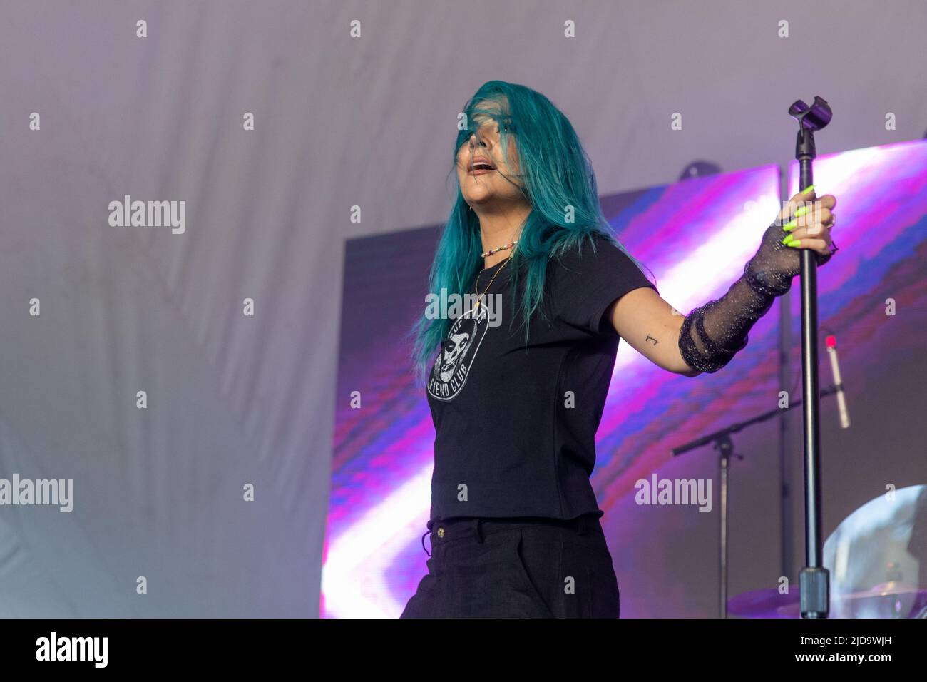 Singer charlotte sands hi-res stock photography and images - Alamy