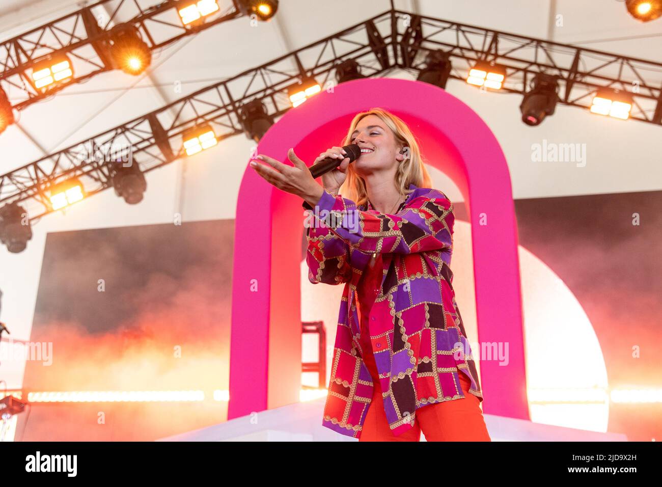 Singer Ashe (Ashlyn Rae Willson) at Bonnaroo Music and Arts Festival on ...