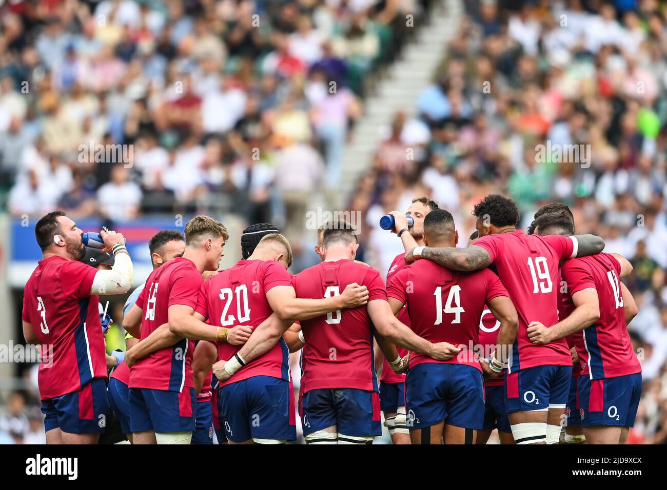 England rugby team huddle hi-res stock photography and images - Alamy