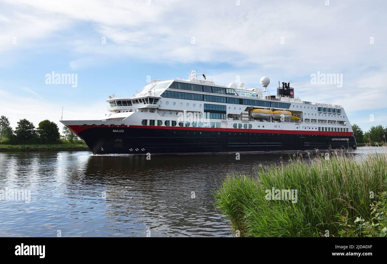Ship Maud In The Kiel Canal Stock Photo - Alamy