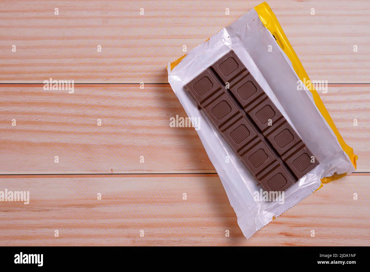 WHOLE CHOCOLATE BAR. FROM TOP. COLOR. HORIZONTAL Stock Photo - Alamy