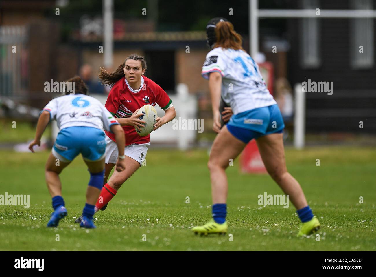 Bryonie King of Wales RL, takes on Giada Arzenton,of Italy Stock Photo ...