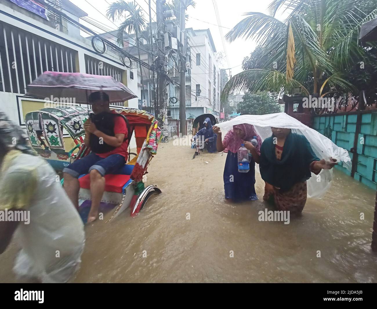 Flooding bangladesh hospital hi-res stock photography and images - Alamy
