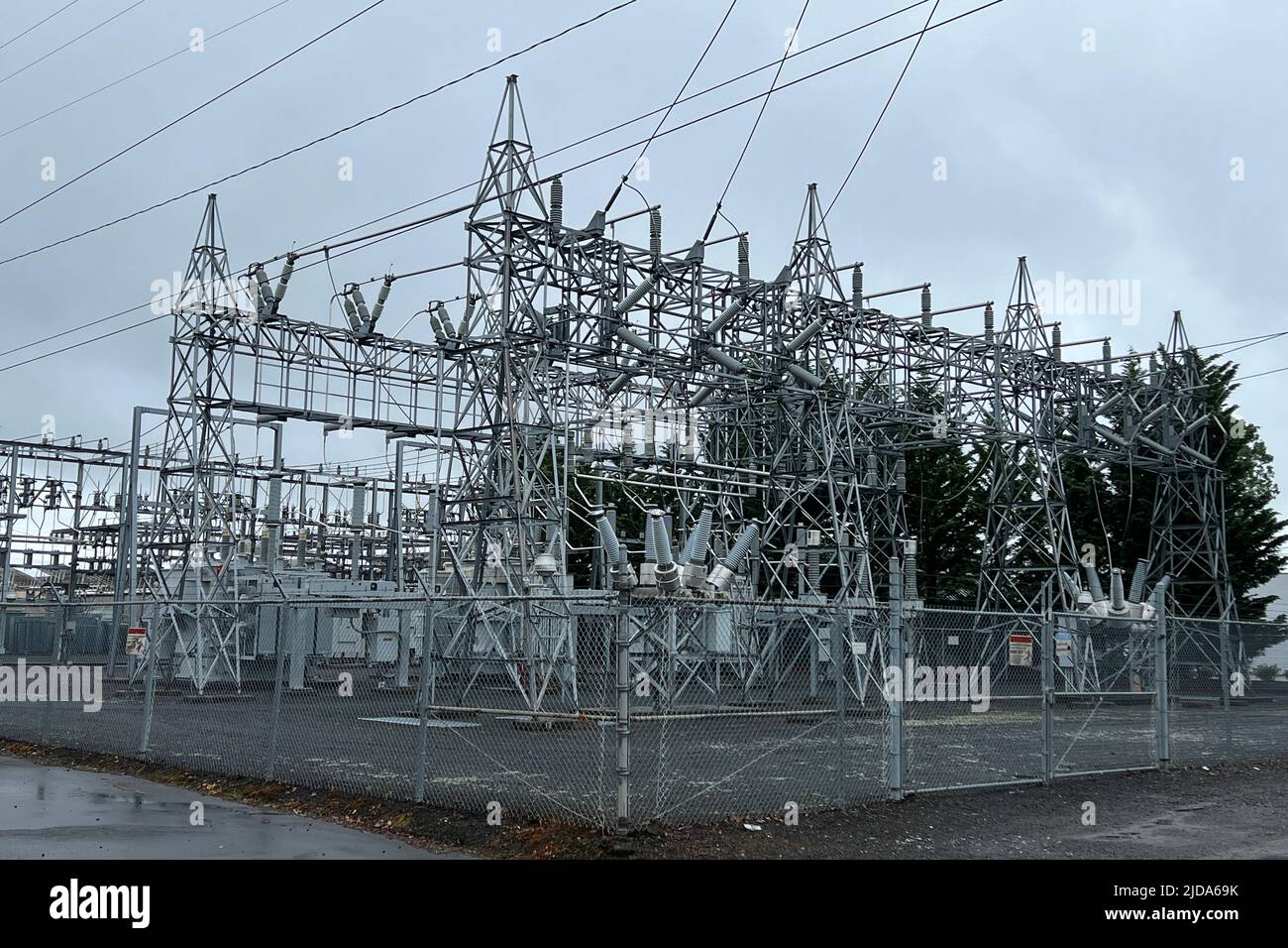 A Springfield Utility Board (SUB) electricity power bank generator ...