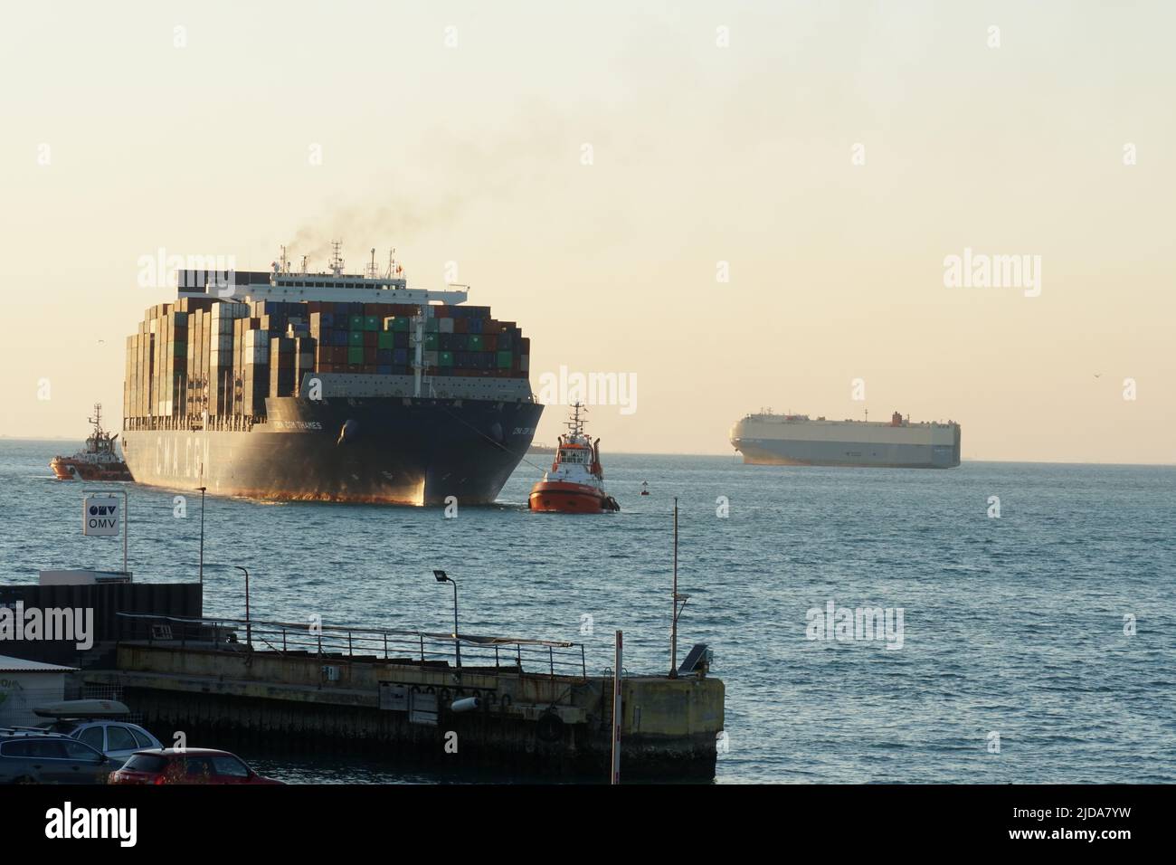 Container roro ship ship hi-res stock photography and images - Alamy