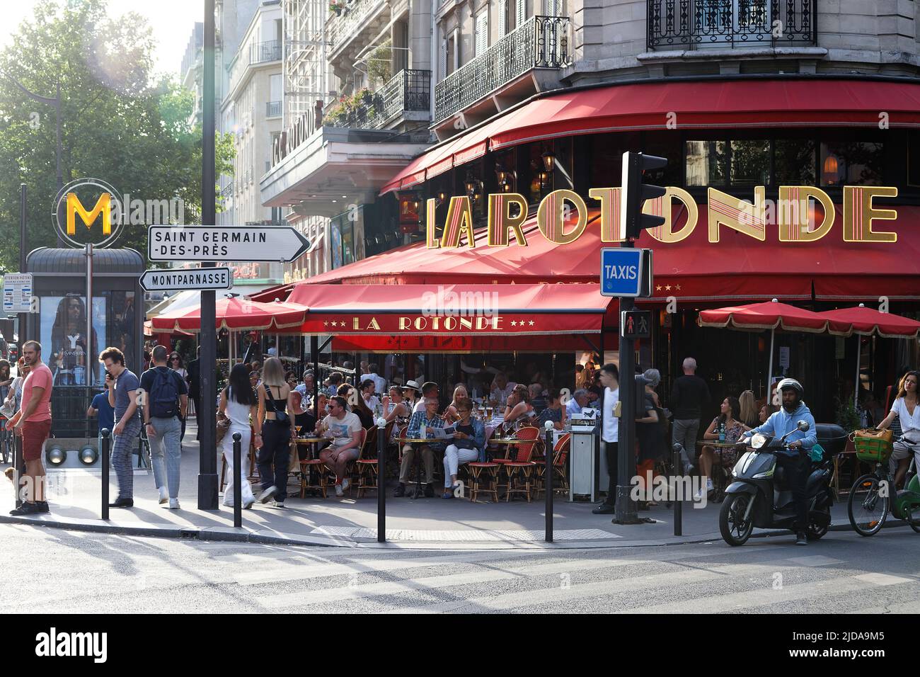 La Rotonde in the Montparnasse Quarter - one of the most legendary and ...