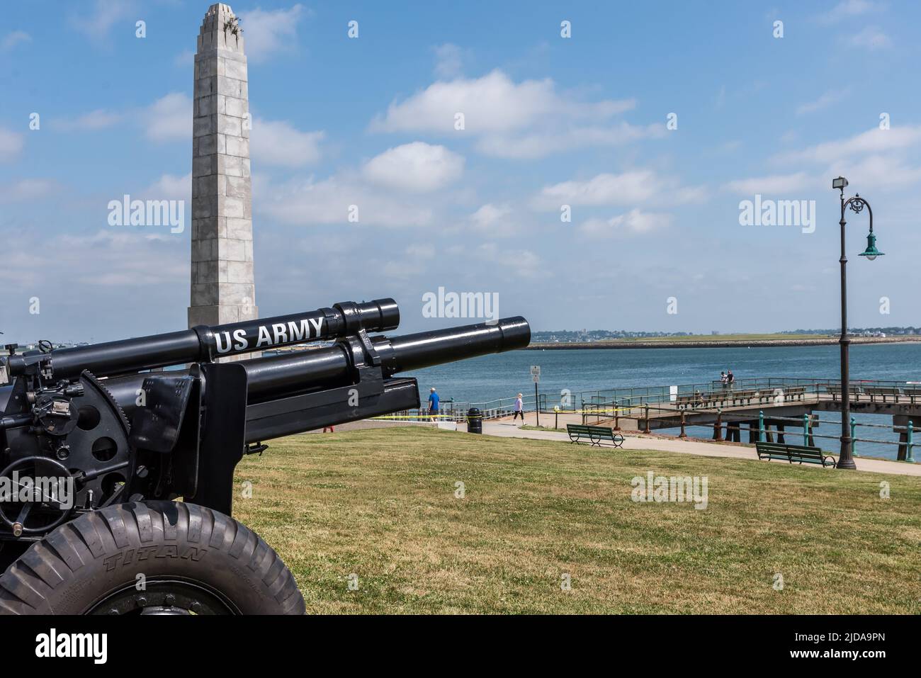 101st Field Artillery Regiment, Massachusetts National Guard, at Castle ...