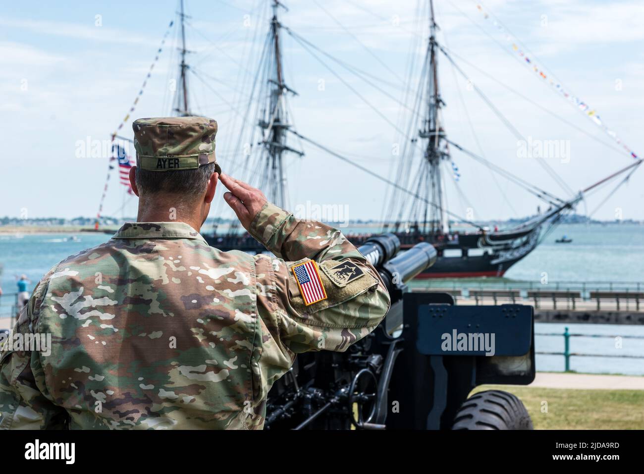 101st Field Artillery Regiment, Massachusetts National Guard, at Castle ...