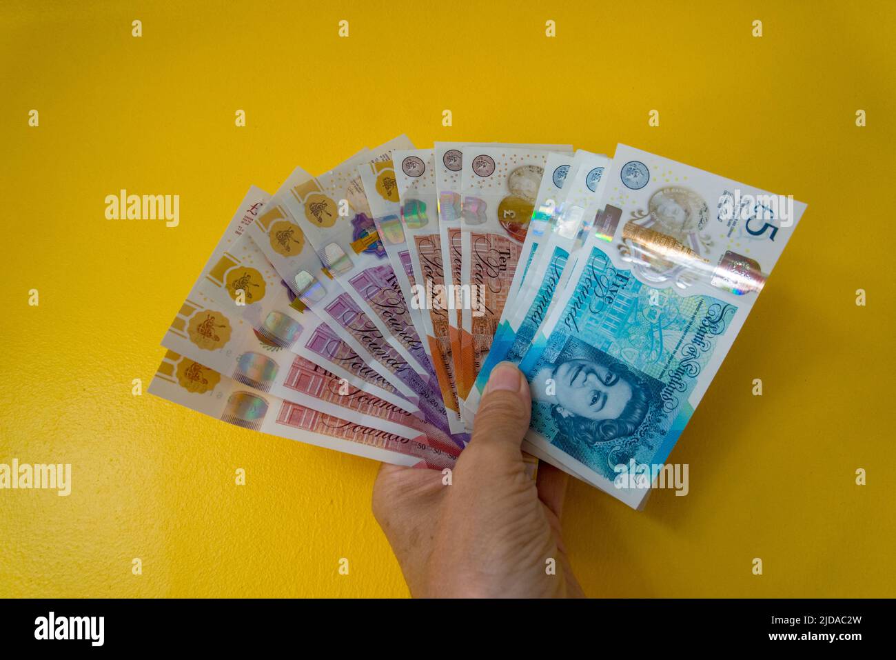 British banknotes 2022 hi-res stock photography and images - Alamy