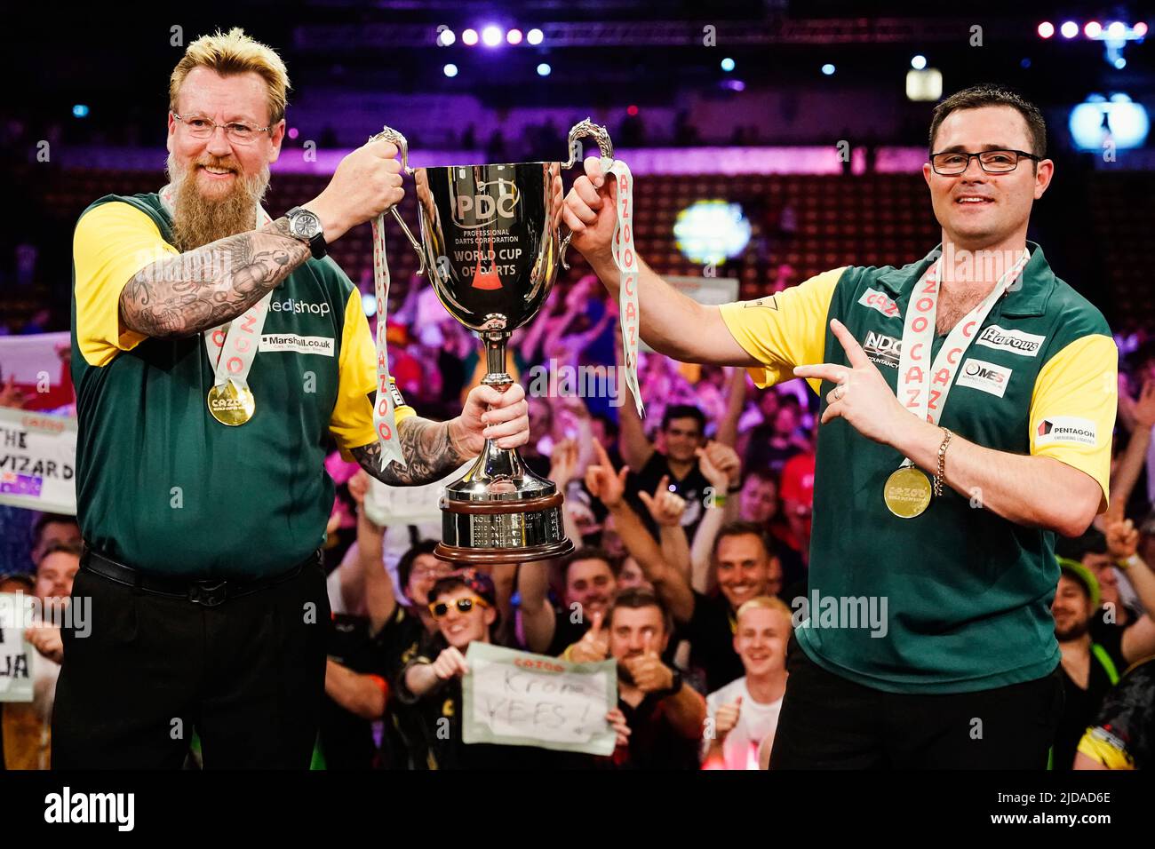 Darts world championship trophy hi-res stock photography and images - Alamy