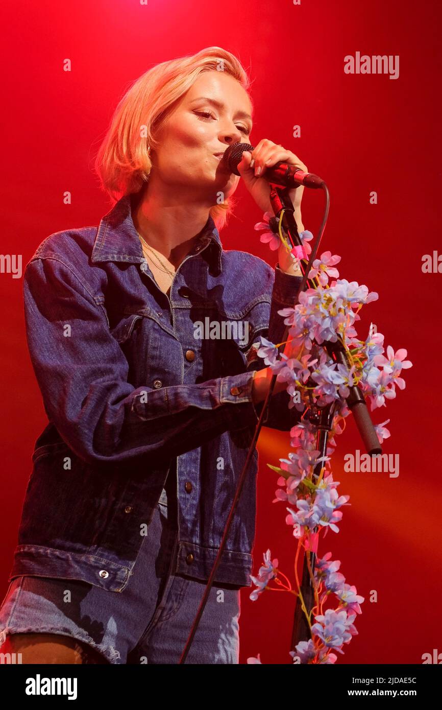 Scottish Indie rock singer songwriter, Nina Lindberg Nesbitt performs ...