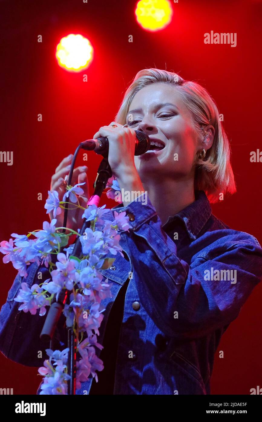 Scottish Indie rock singer songwriter, Nina Lindberg Nesbitt performs ...