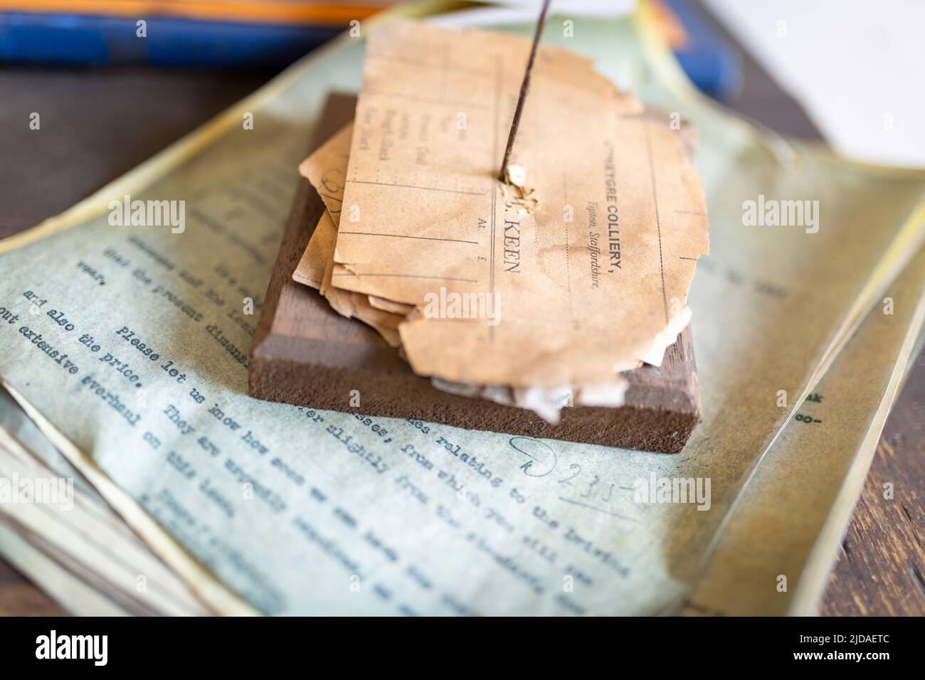 Vintage documents hi-res stock photography and images - Alamy