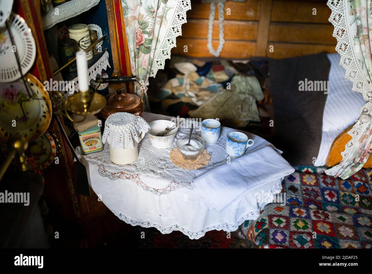 Edwardian tea set hi-res stock photography and images - Alamy