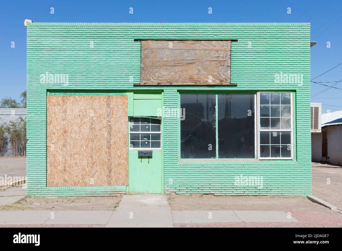 Abandoned roadside hi-res stock photography and images - Alamy