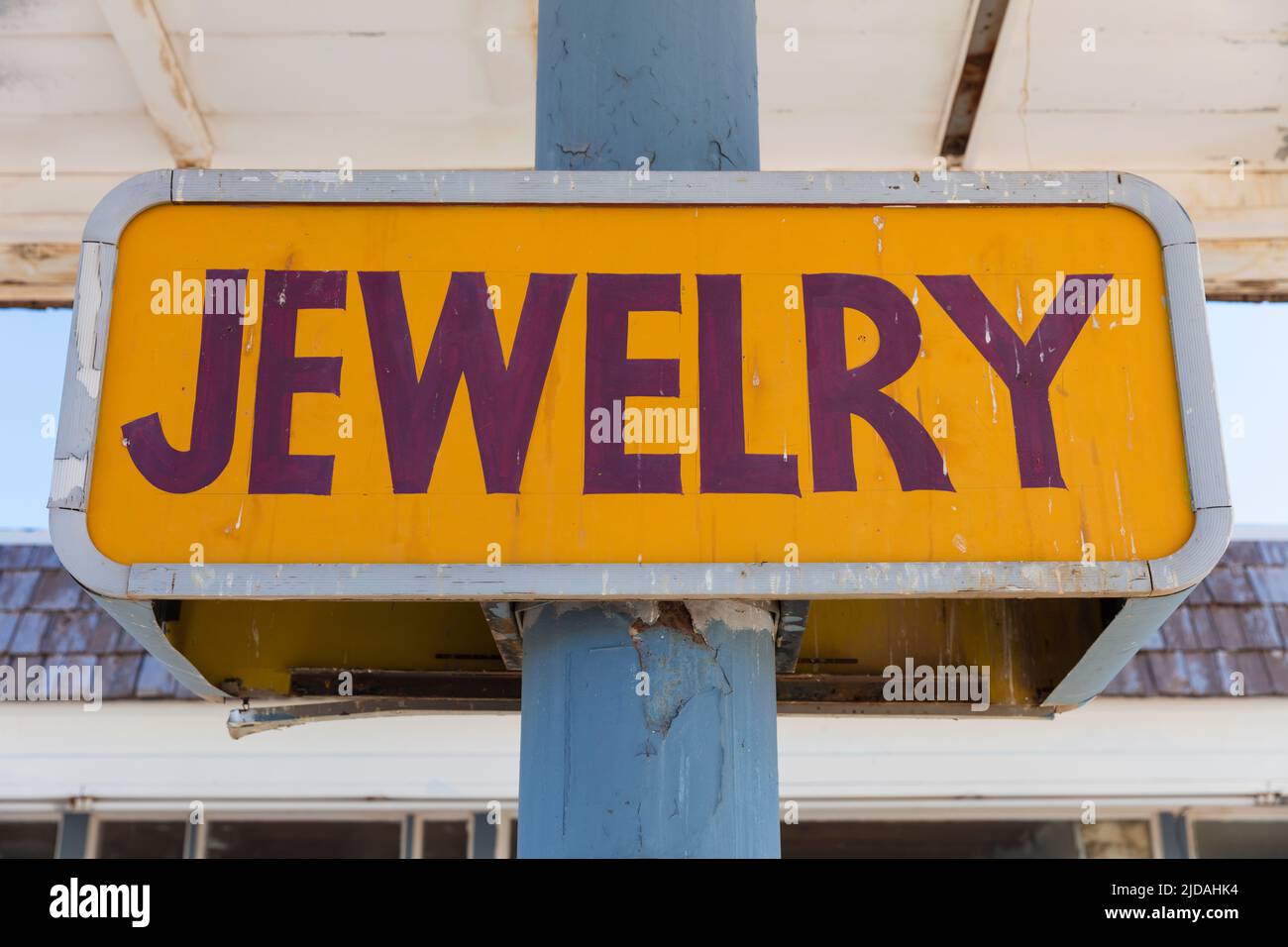 JEWELRY sign at abandoned tourist rest stop shop Stock Photo - Alamy