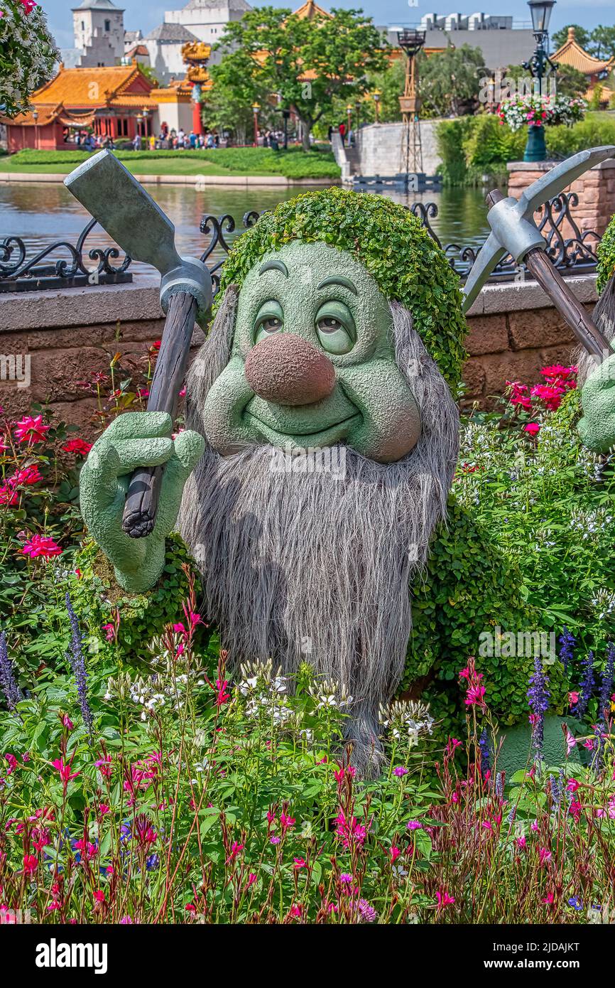 Sleepy character hi-res stock photography and images - Alamy