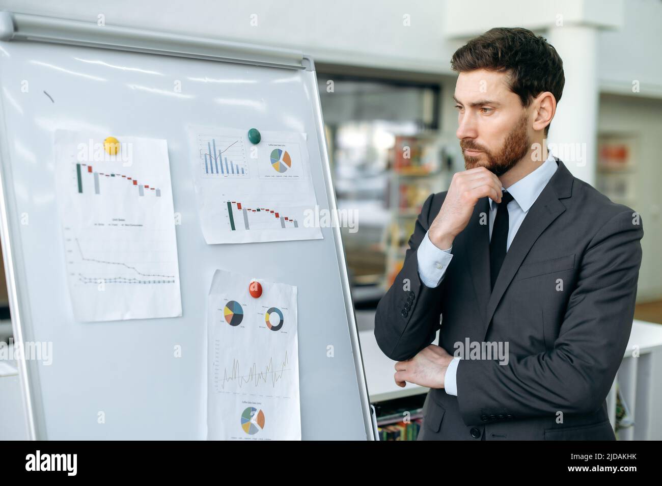 Risk analyst hi-res stock photography and images - Alamy
