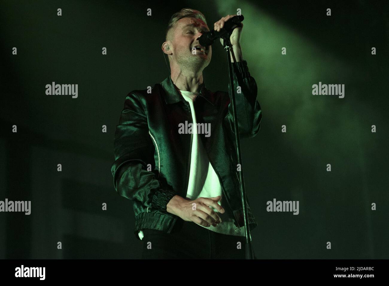 Scarborough open air theatrelive musicmusicrockgraham finney hi-res ...