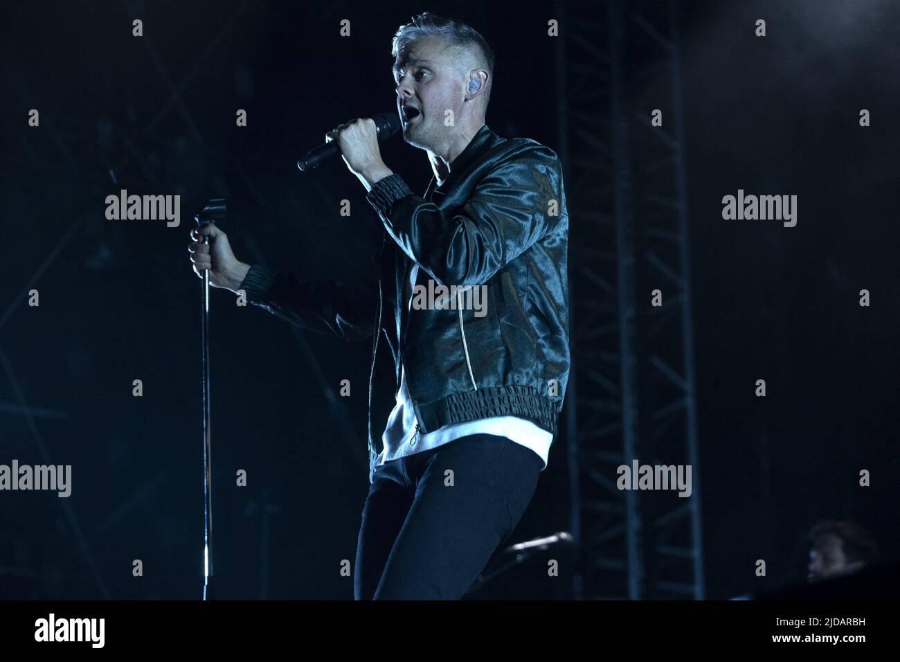 Scarborough open air theatrelive musicmusicrockgraham finney hi-res ...