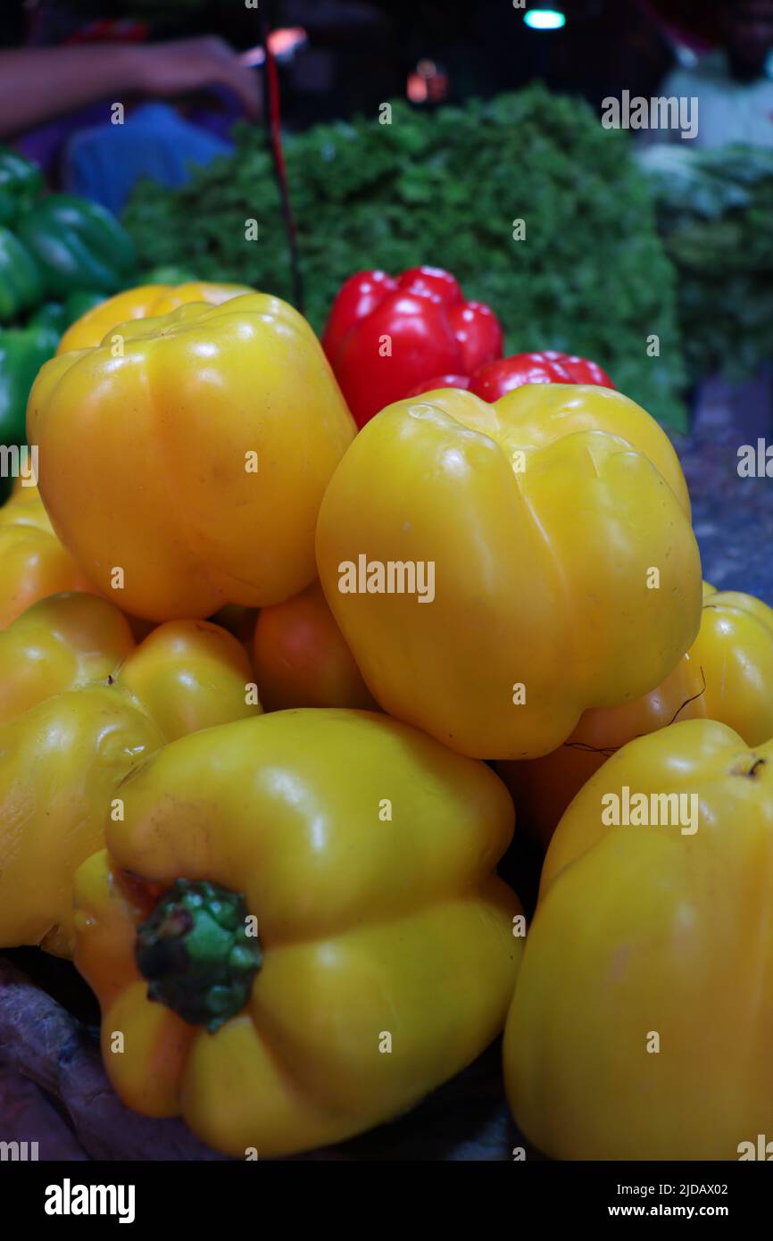 Multiple green peppers hi-res stock photography and images - Alamy