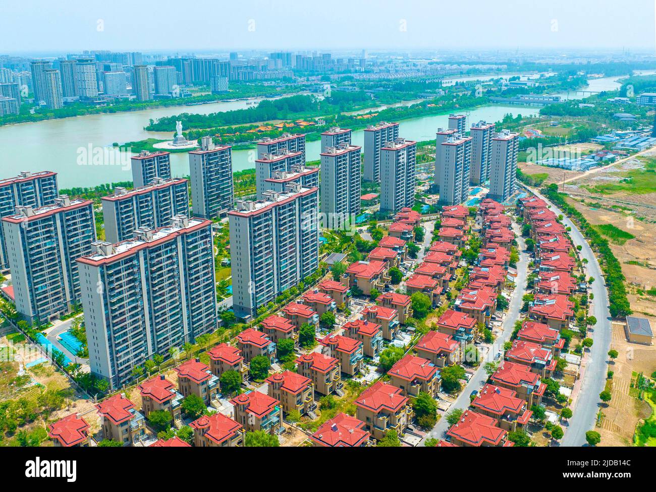 SUQIAN, CHINA - JUNE 19, 2022 - Siyang County Chengxiang Street Taoyuan ...