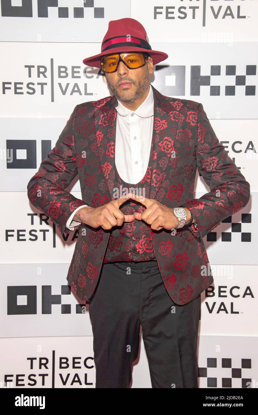 Singer-songwriter Al B Sure attends the "Loudmouth" Premiere during ...