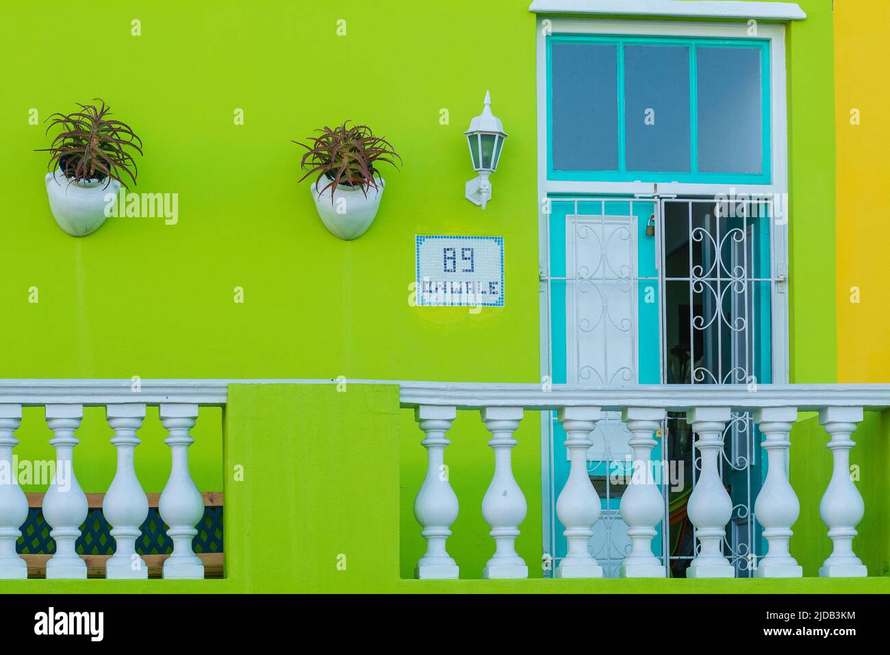 Close-up of colorful heritage houses on Wale Street in the Bo-Kaap ...