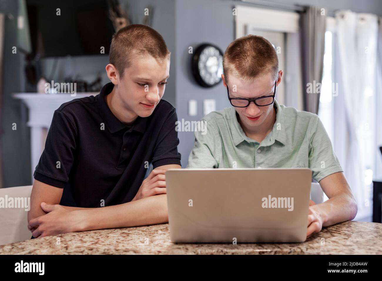 Two men by a computer screen hi-res stock photography and images - Alamy