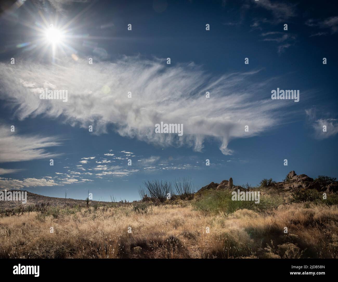 Mares tails clouds hi-res stock photography and images - Alamy
