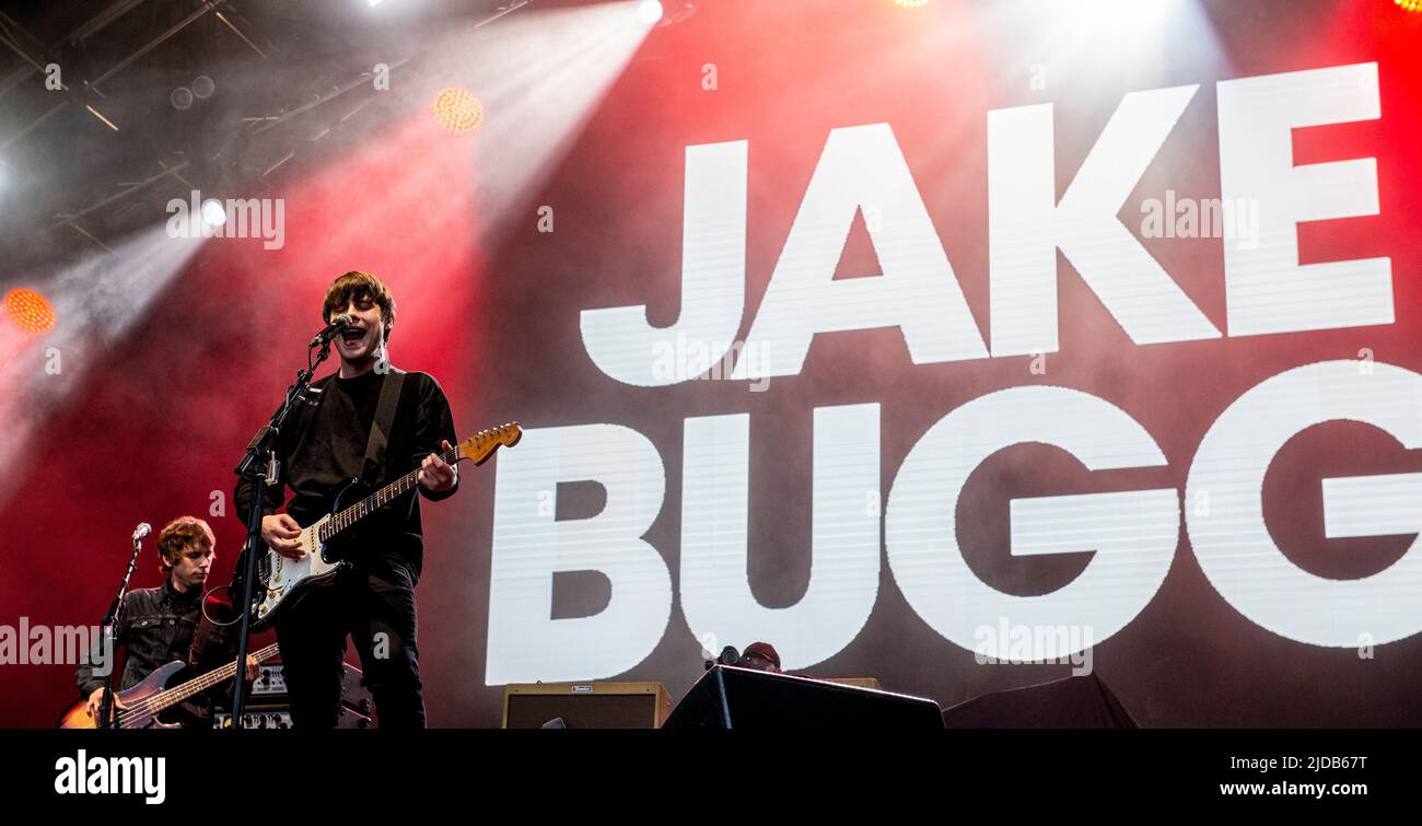 Jake bugg guitarist hi-res stock photography and images - Alamy