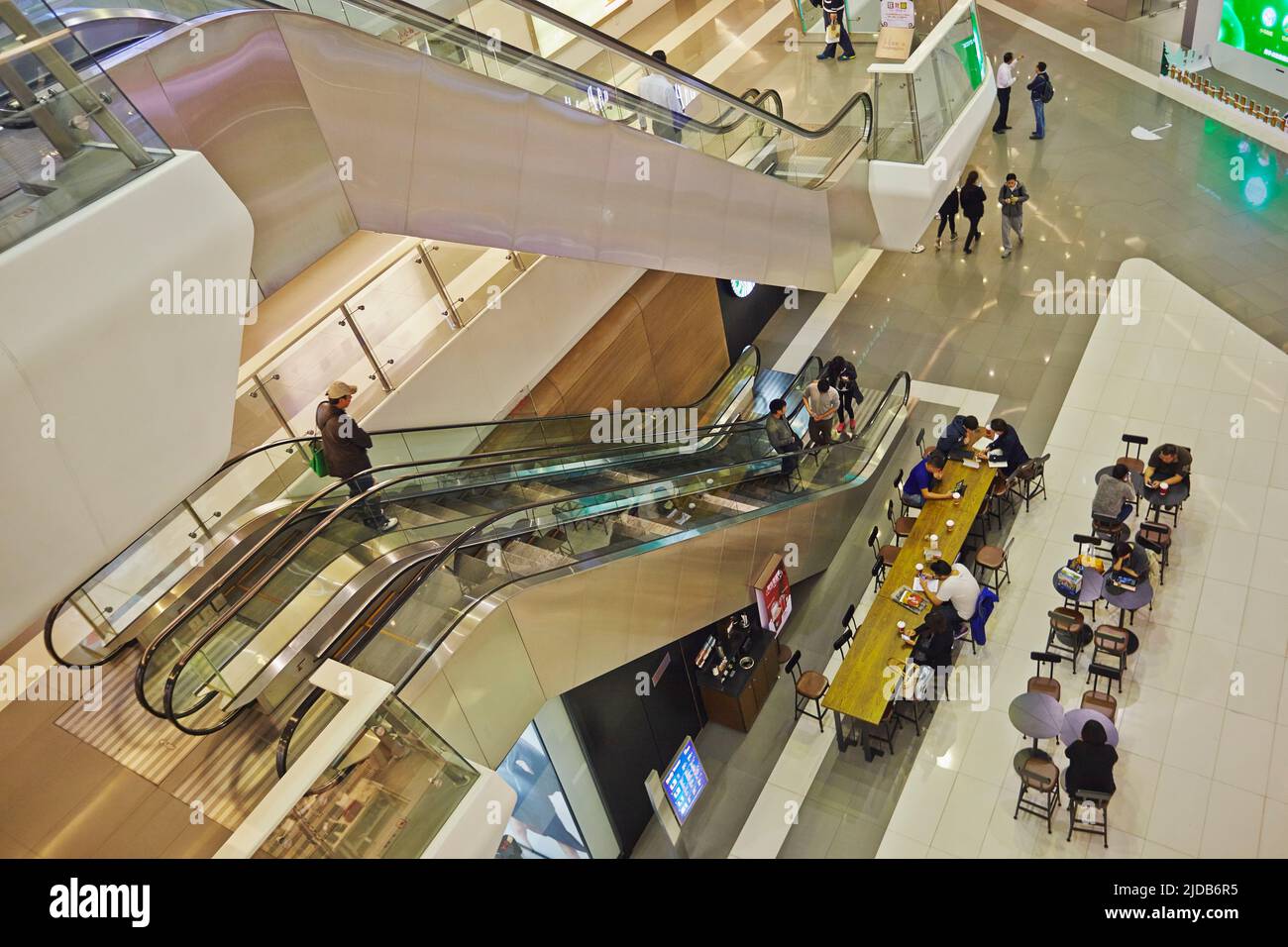 Shopping mall shanghai hi-res stock photography and images - Alamy