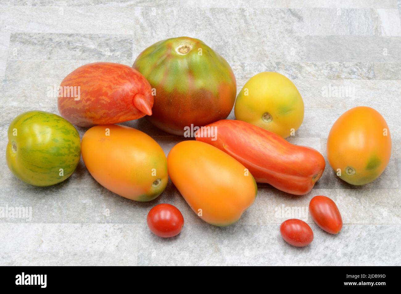 Two tomatos hi-res stock photography and images - Alamy