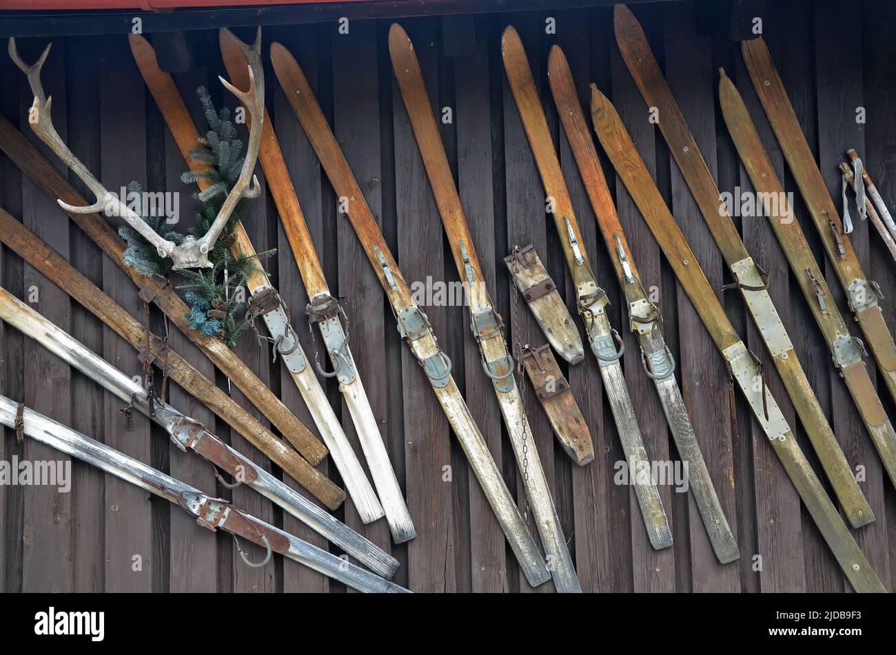 Old skier hi-res stock photography and images - Alamy