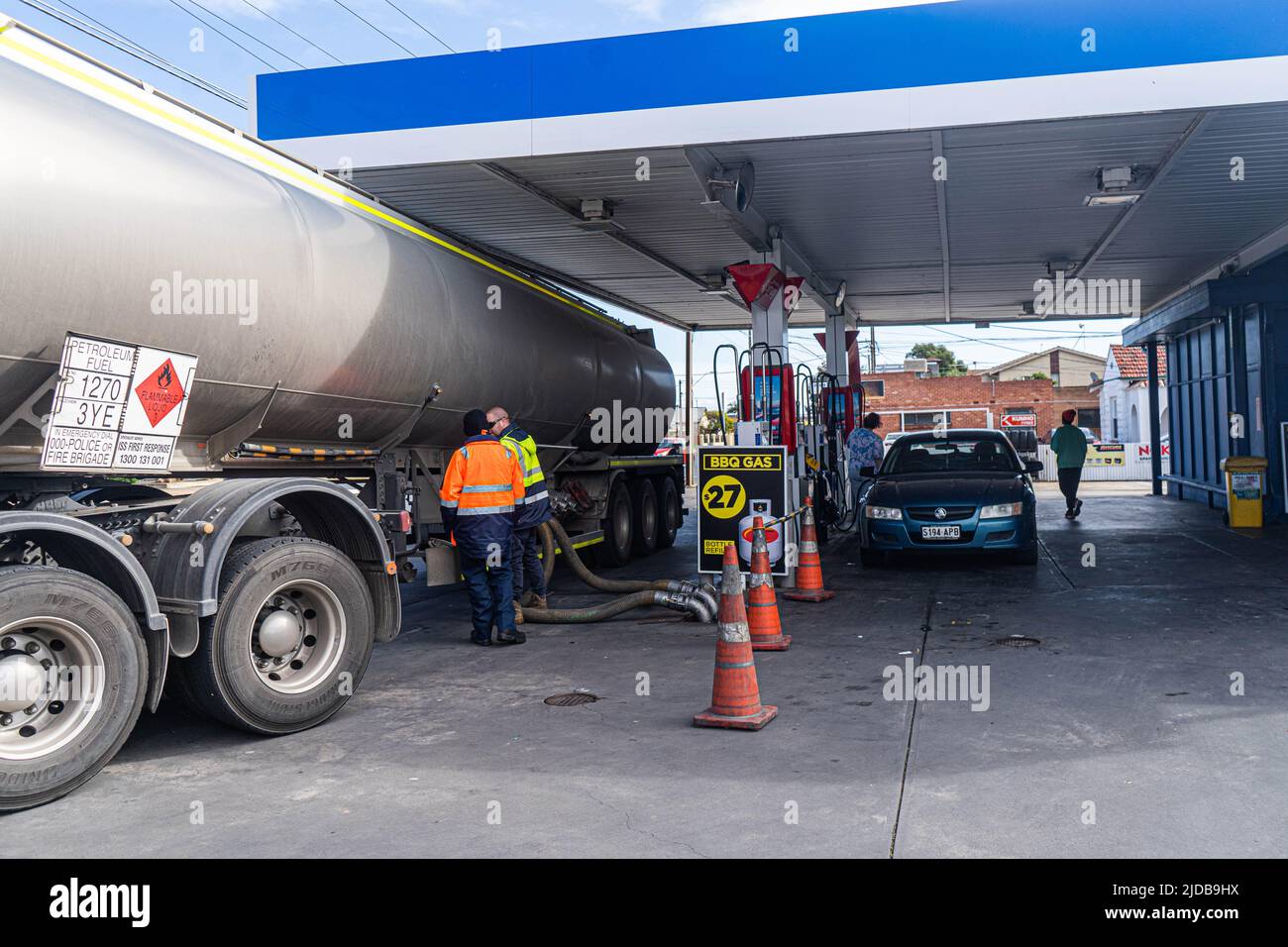 Fuel tracker hi-res stock photography and images - Alamy